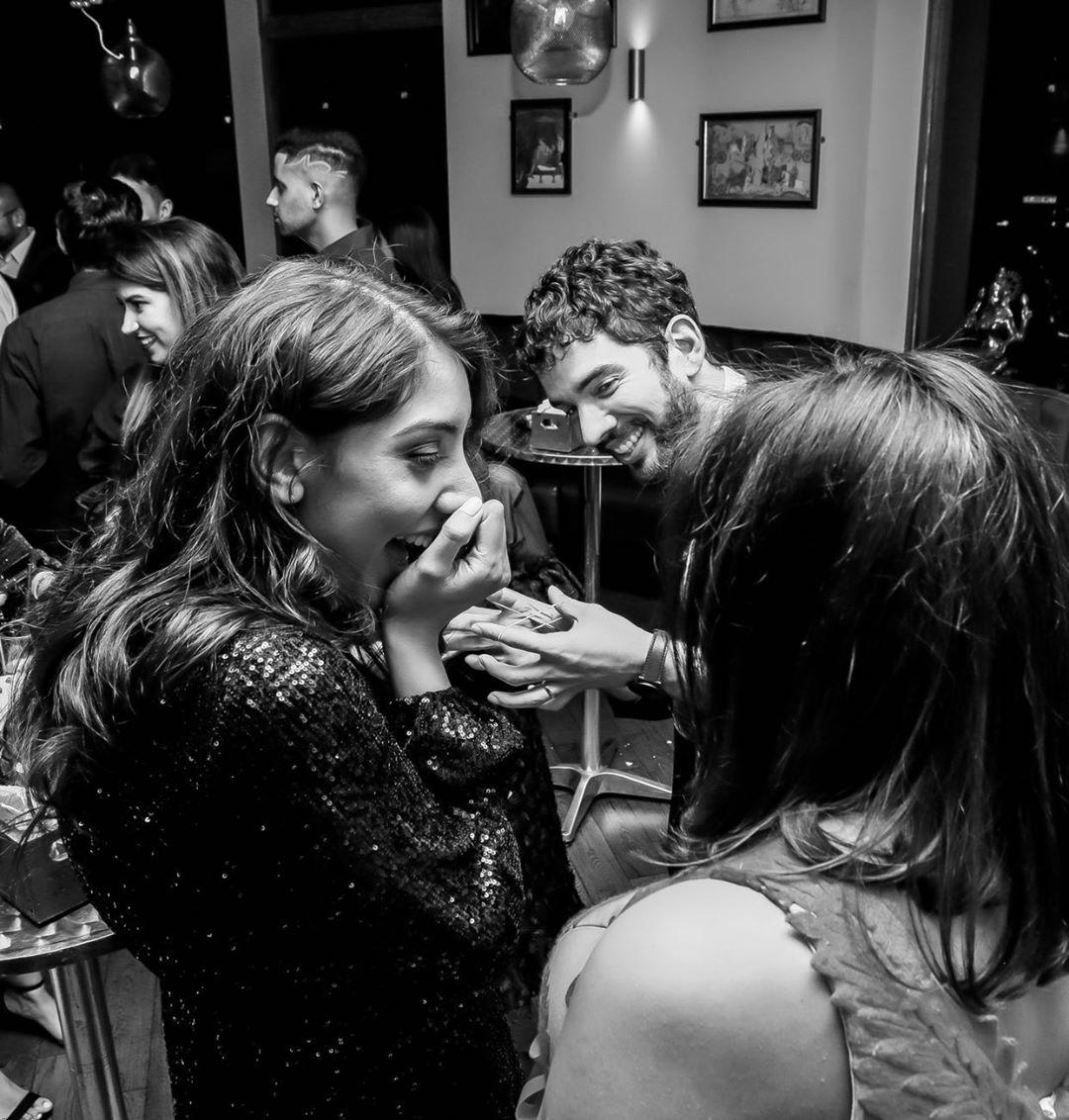 About me - Charming and Engaging Magic - Thomas Dixon UK Magician