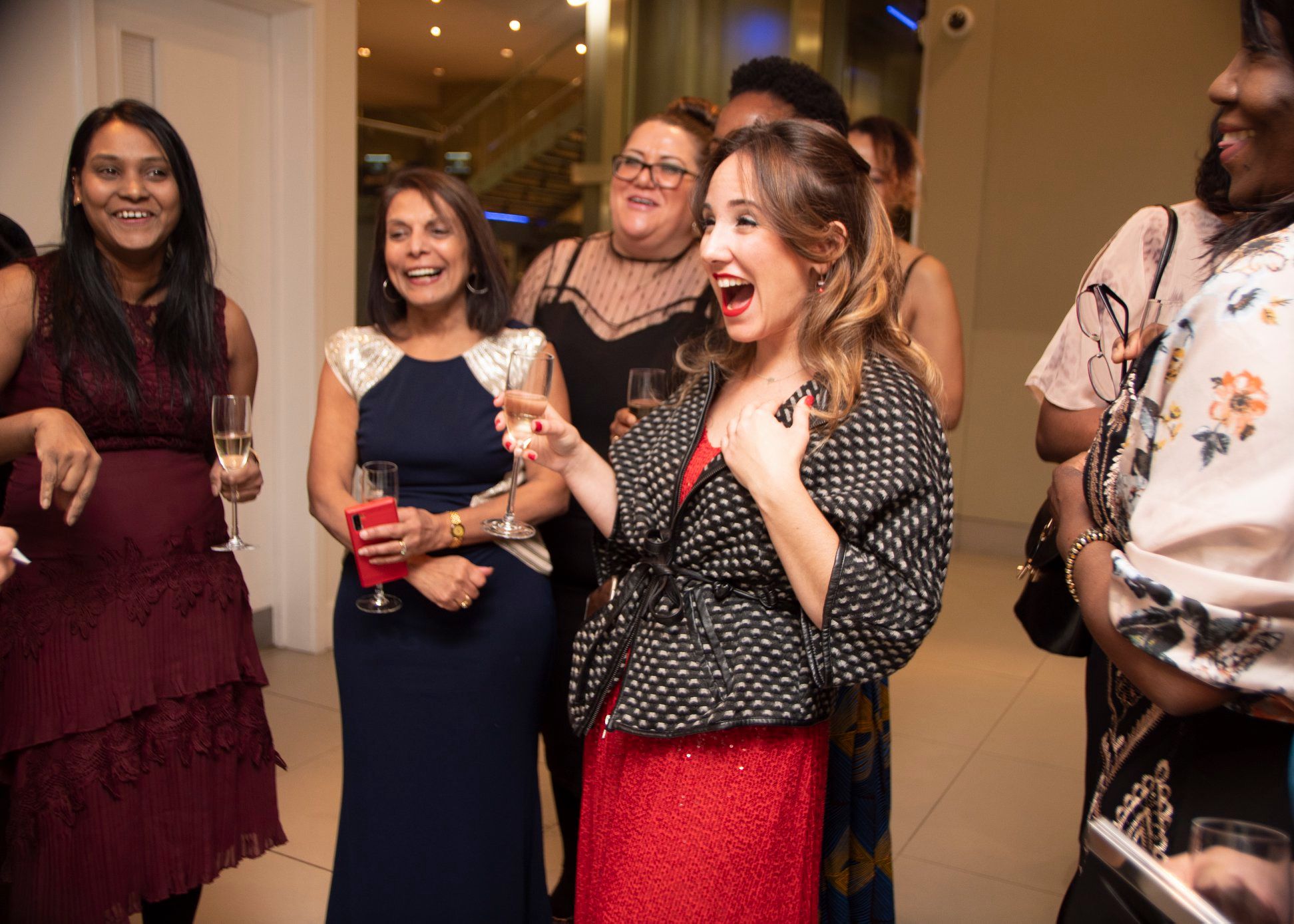 Hire Leicester Magician - Charming Close up Magician Thomas Dixon